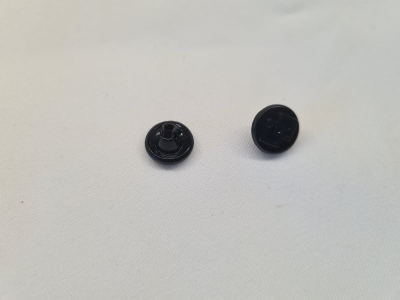 Knopf 11mm Öse 2Vierecke Schwarz | Krümel-Design